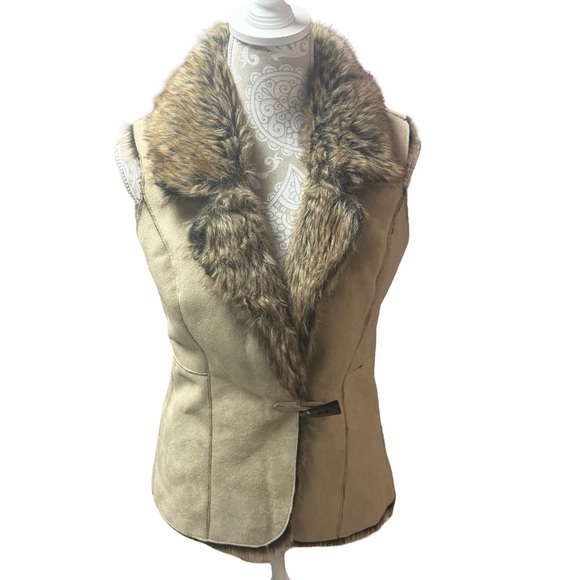 Fever | Jackets & Coats | Fever Suede Faux Fur Collar Vestwomensize ...